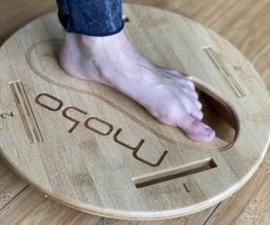 Mobo Board Review - Not Your Average Balance Board | Anya's Reviews