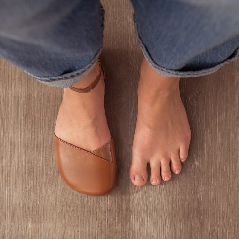 Wide-Foot Approved - The Best Everyday Shoes for Extra Wide Feet | Anya ...